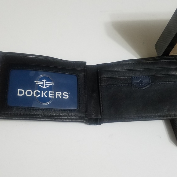 Dockers | Accessories | Dockers Slim Fold Genuine Soft Leather In A ...